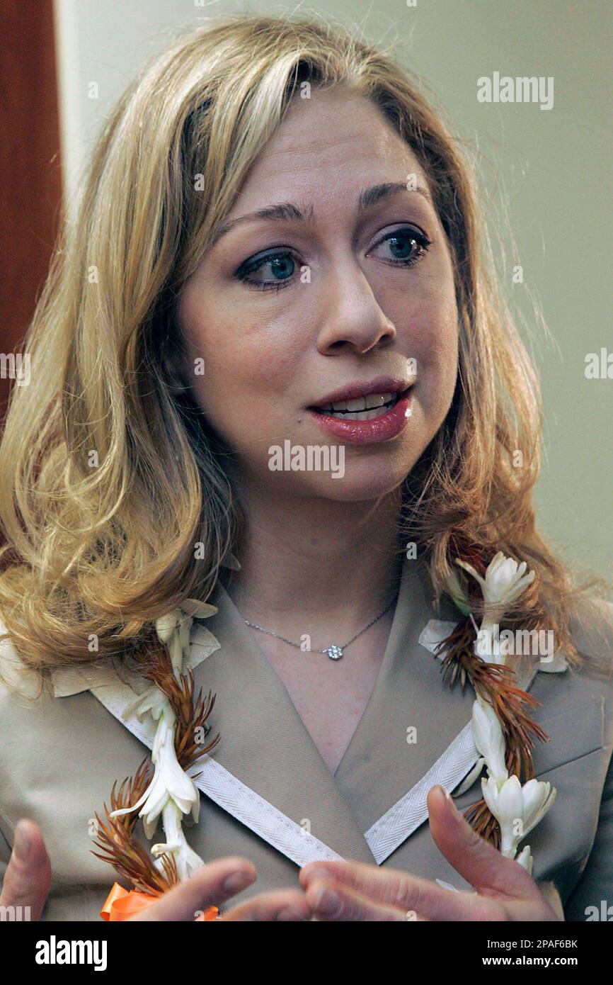 Chelsea Clinton greets guests at the Kalihi Palama Health Center clinic ...