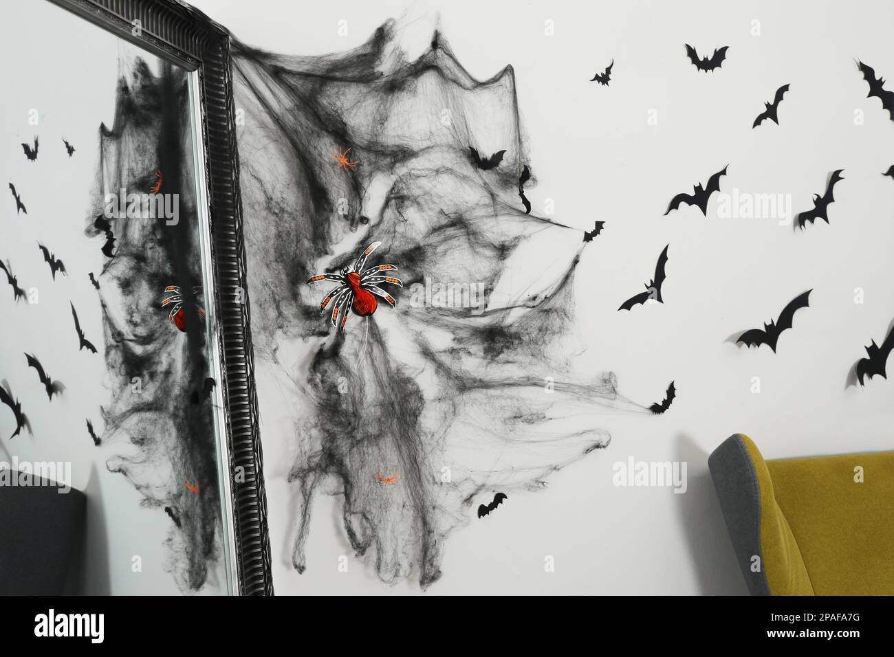 Spooky halloween mirror hi-res stock photography and images - Alamy