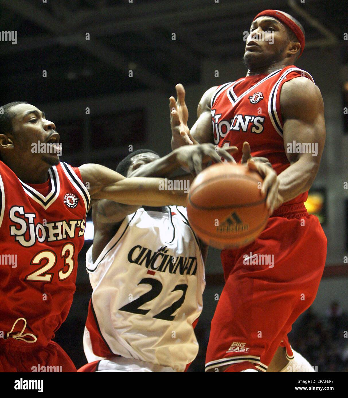 St. John's guard Eugene Lawerence, right, and forward Paris Horne (23 ...