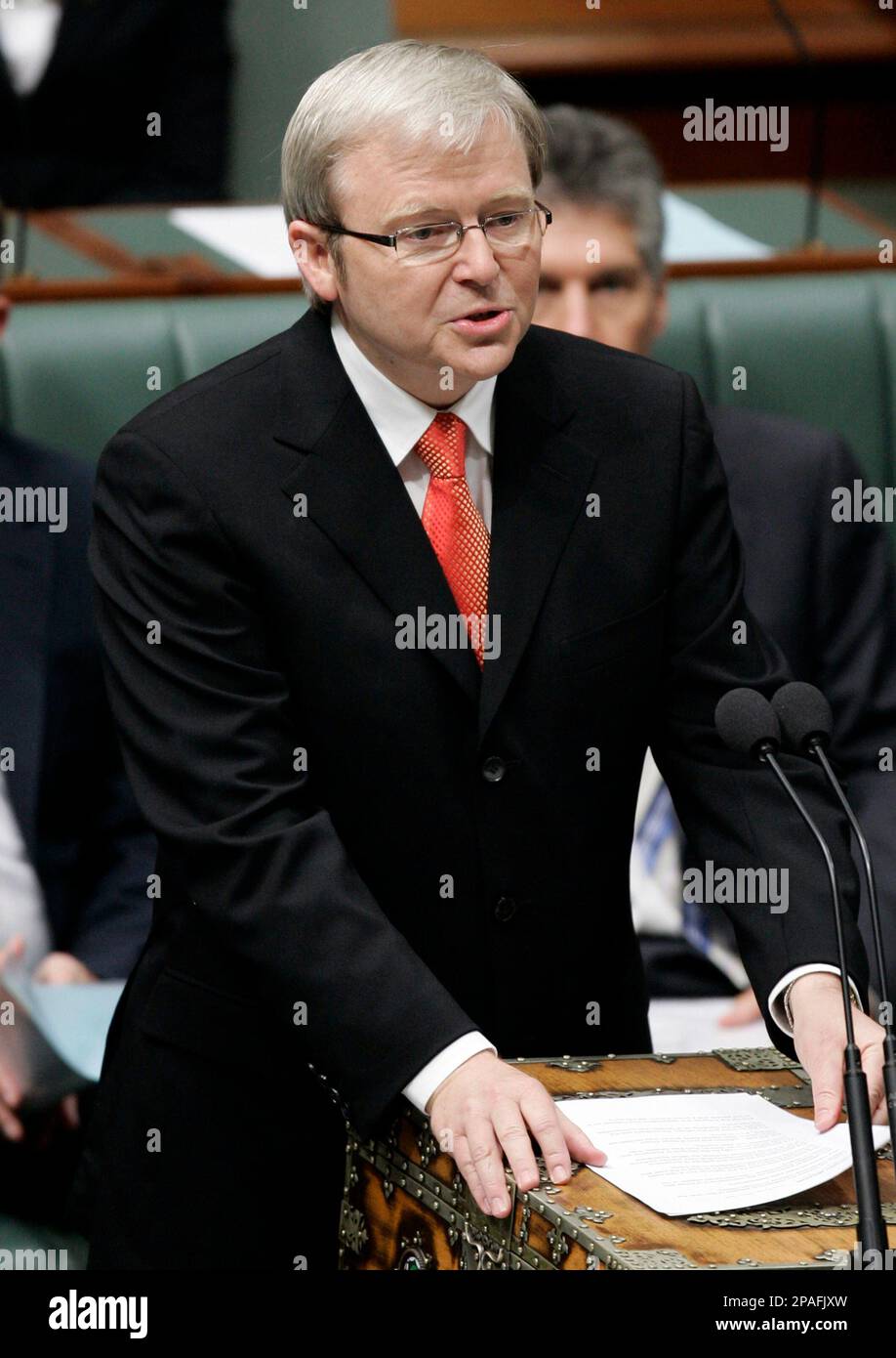 Australian Prime Minister Kevin Rudd delivers an apology to the ...