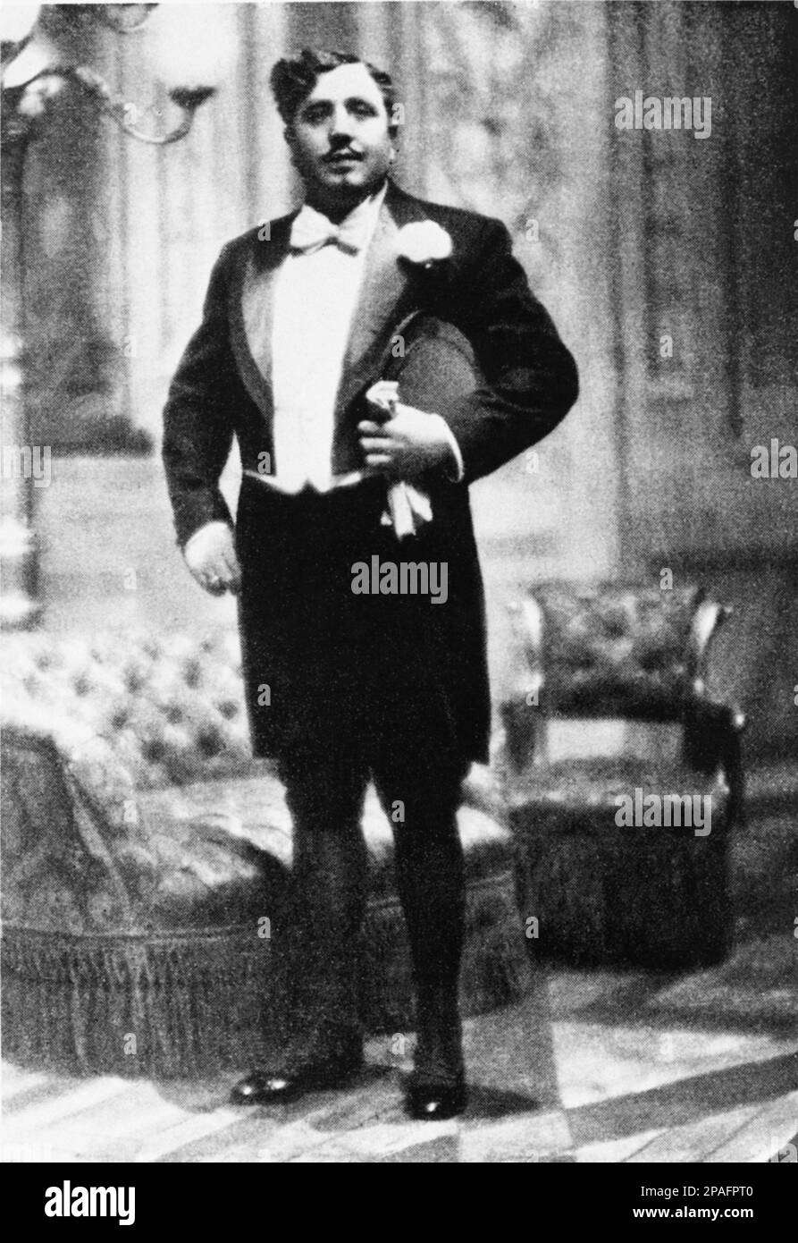 1932 , Milano , Italy : The italian Opera tenore singer AURELIANO ...