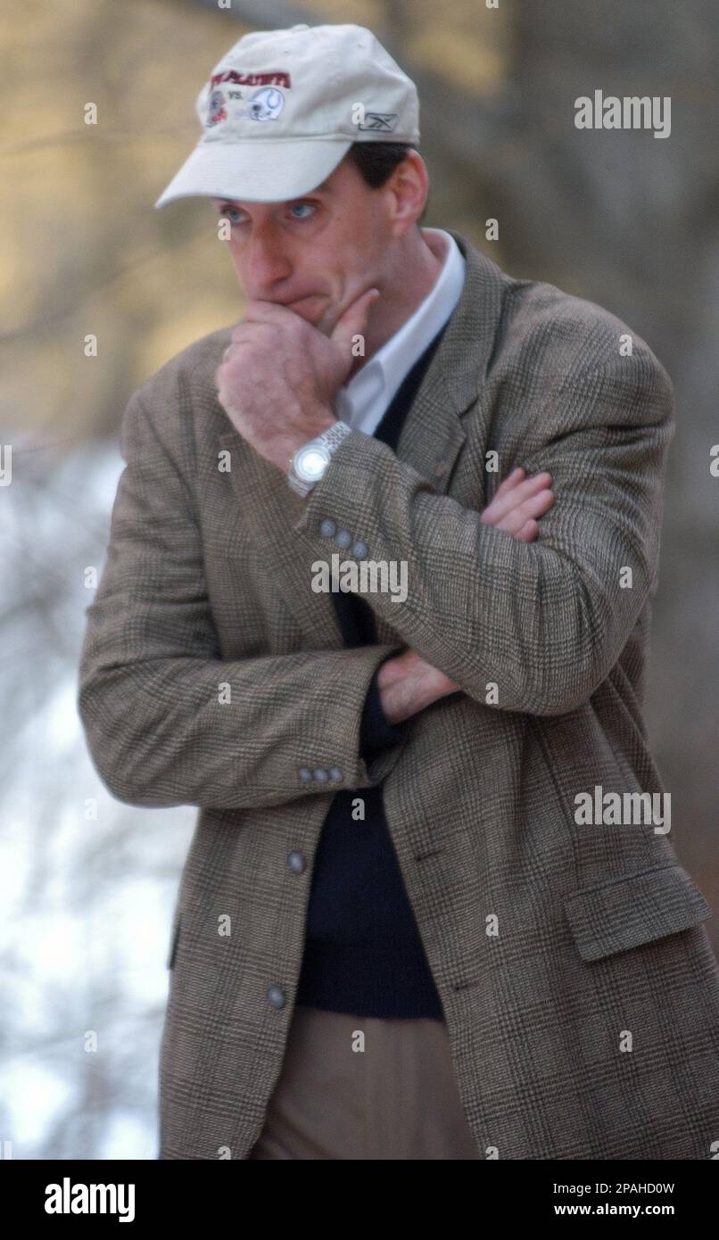 Former congressional candidate Gary Dodds of Rye, NH, watches Monday ...