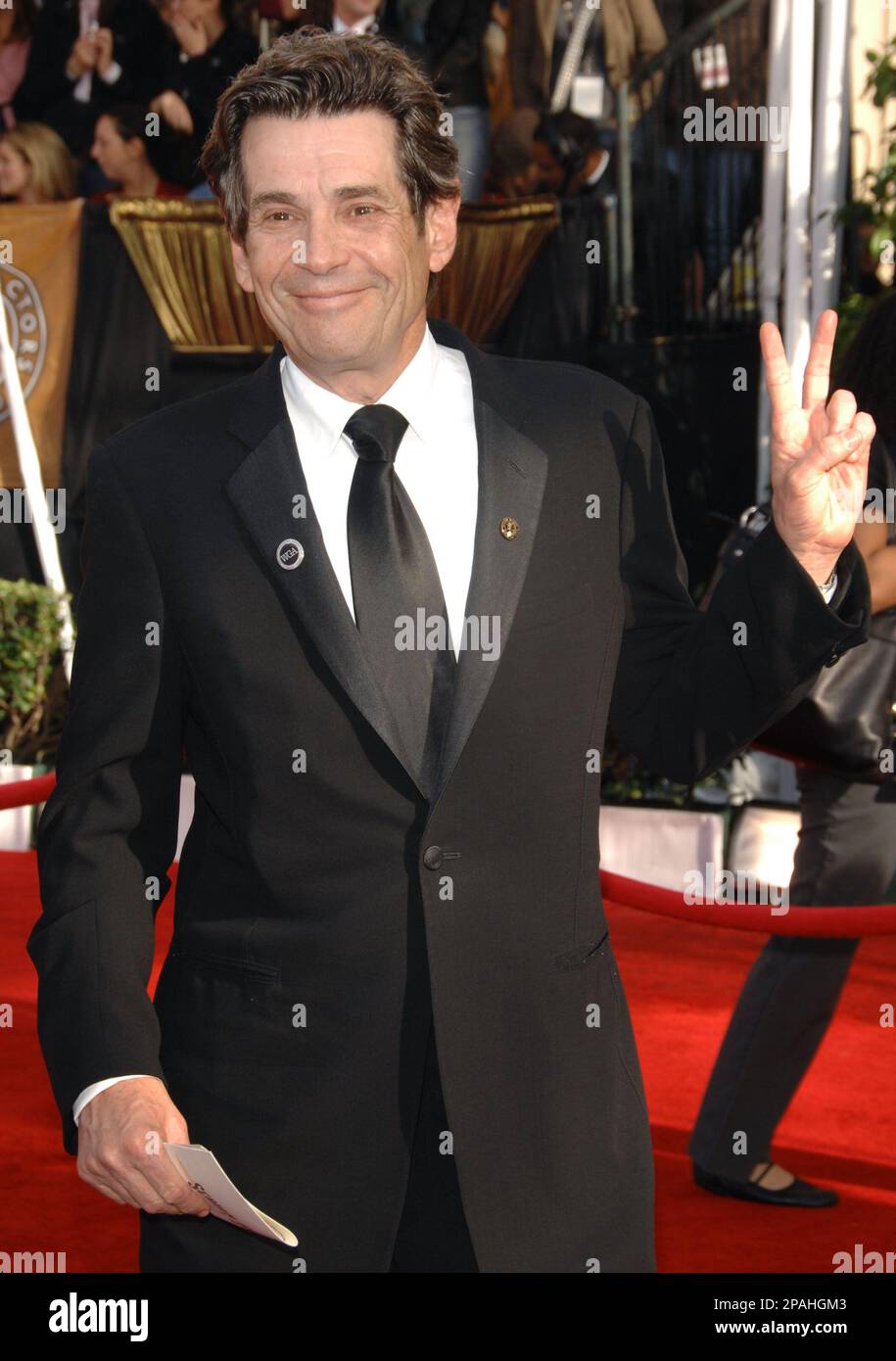 Screen Actors Guild President Alan Rosenberg arrives for the 14th ...