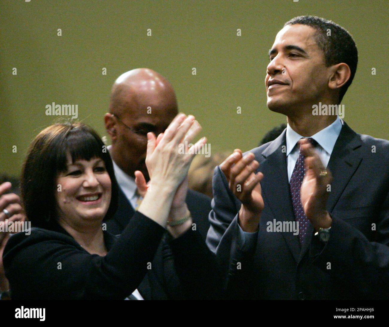 Democratic presidential hopeful Sen. Barack Obama, D-Ill., right ...