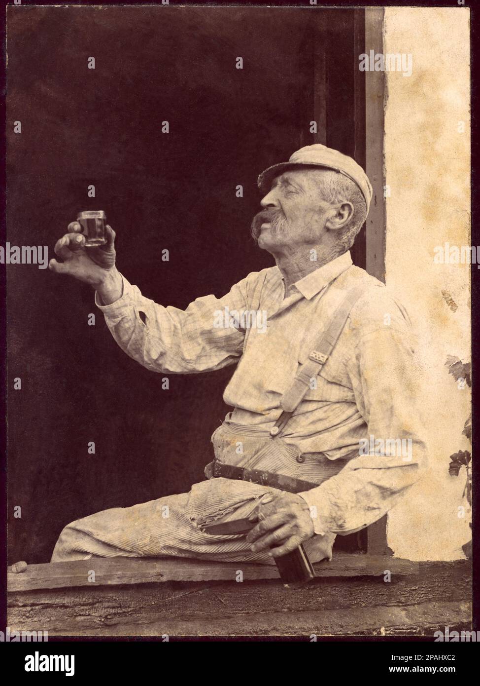 1880 ca , France : Old man drink wine - VINO - DRINK - ENOLOGIA ...