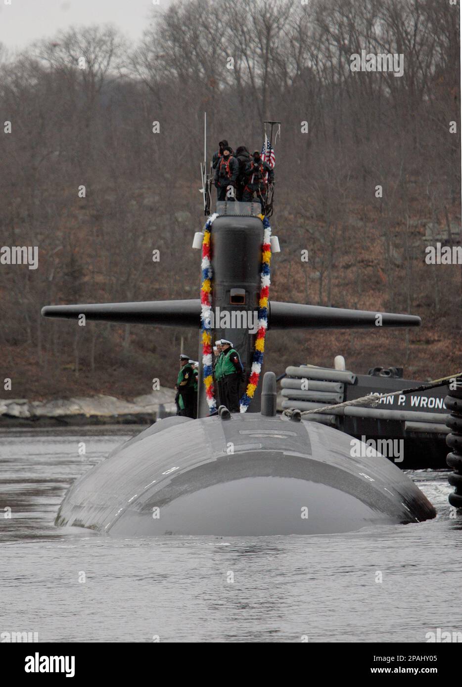 The nuclear-powered fast attack submarine USS Philadelphia heads toward ...