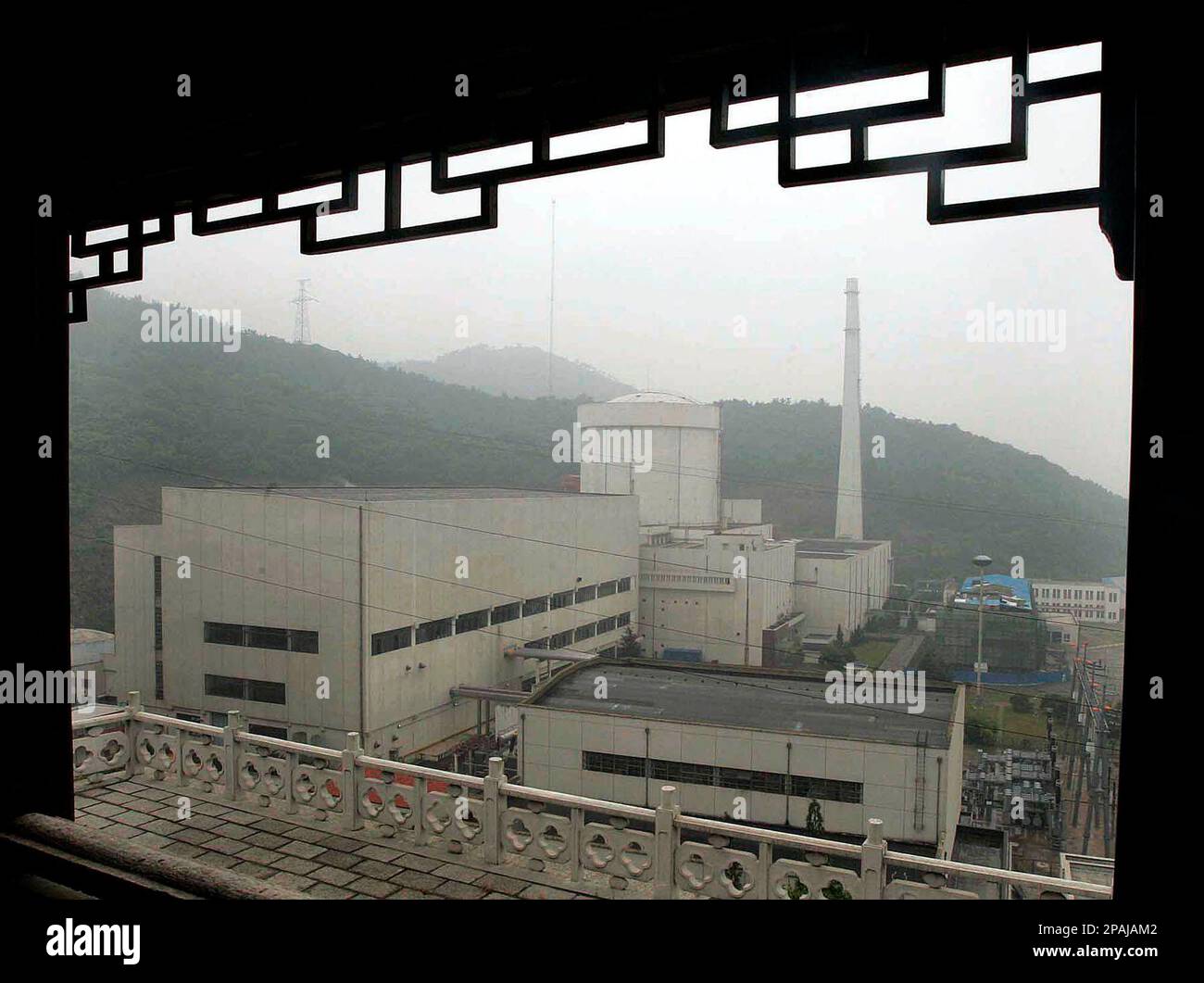 ** TO GO WITH ENERGIA NUCLEAR ** FILE ** Part of Qinshan No. 2 Nuclear ...