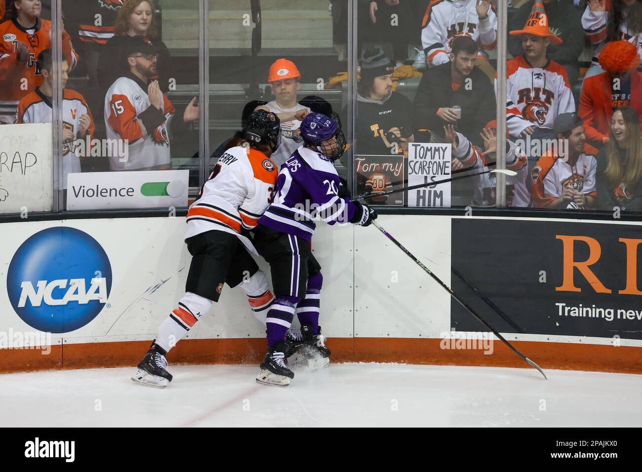 Jonathan phillips ice hockey hi-res stock photography and images - Alamy