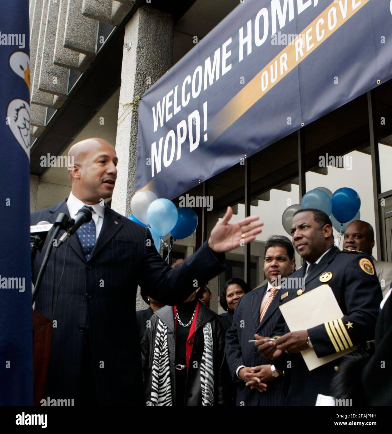 New Orleans Mayor Ray Nagin, left, makes remarks at the reopening of ...