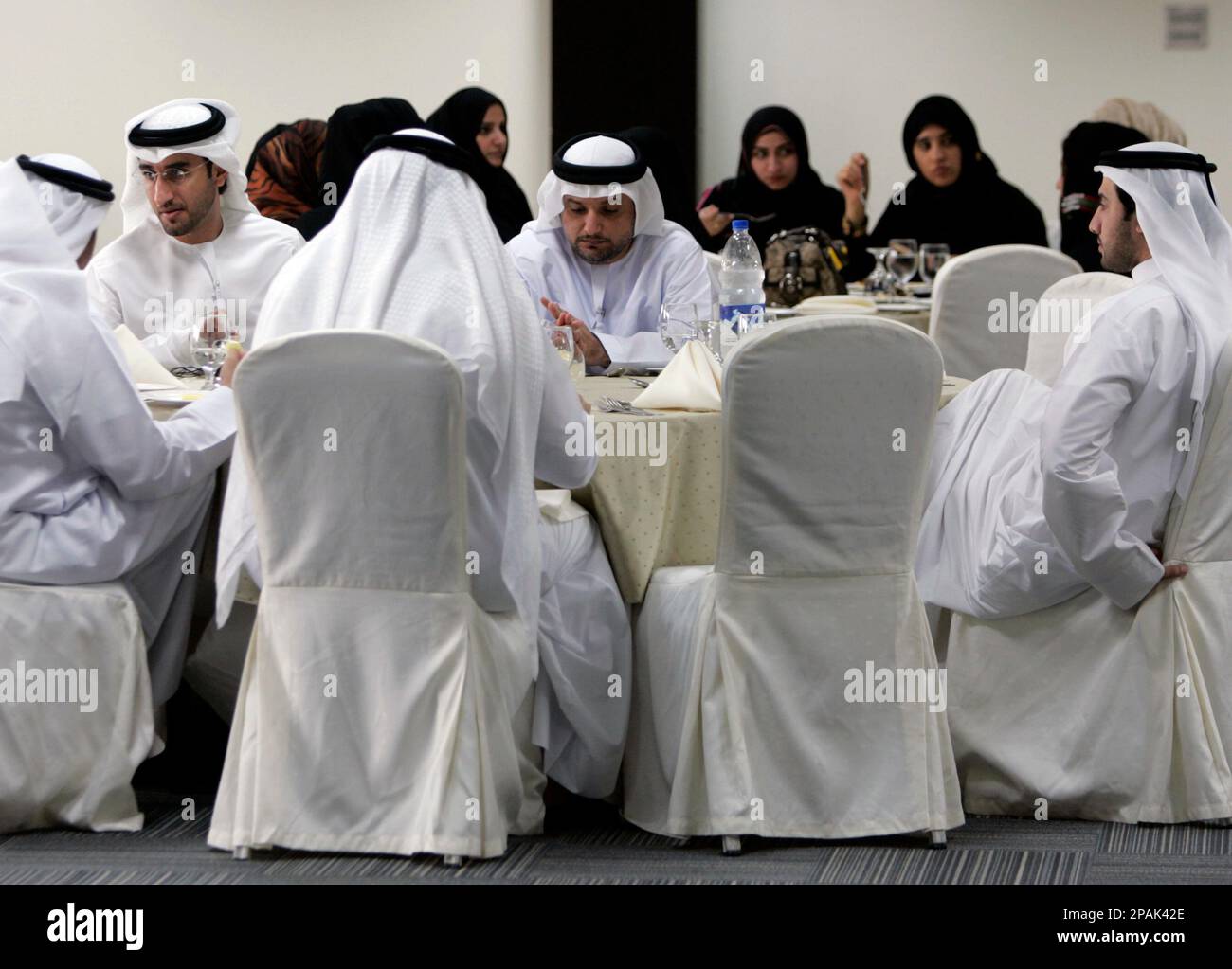 The Emarati male and female students have their lunch at the Dubai ...