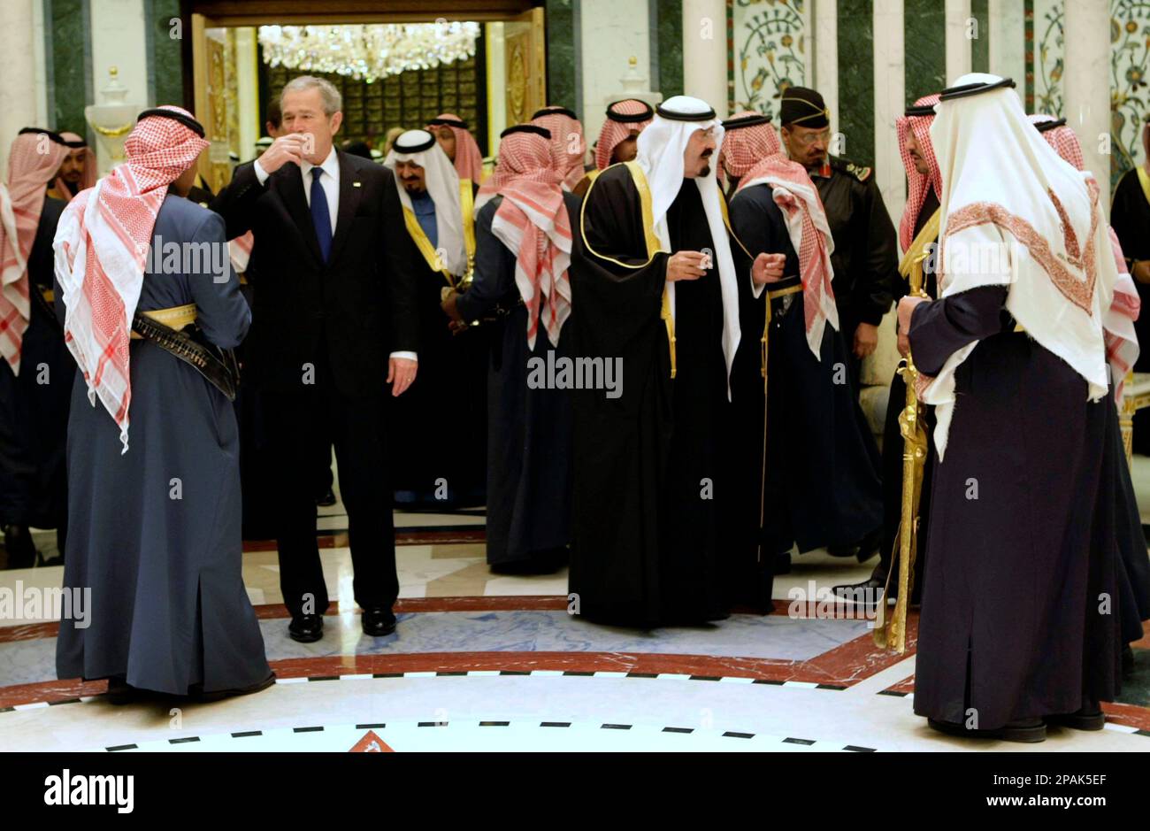 President Bush, center left, and Saudi King Abdullah, center right ...