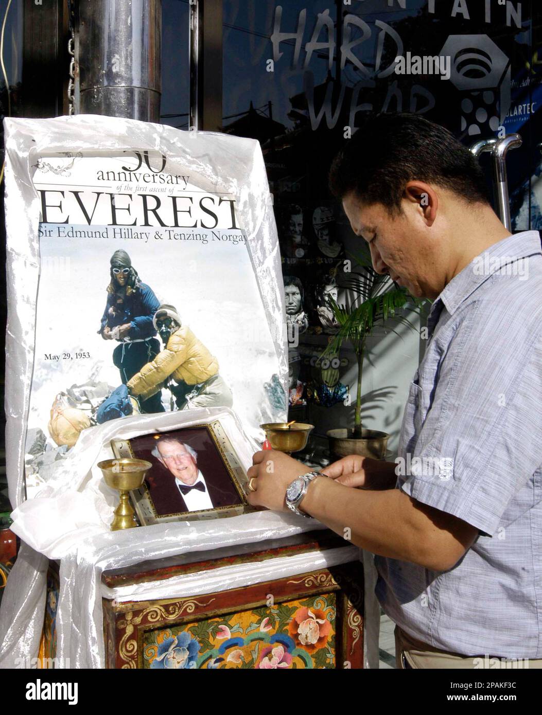 Jamling Sherpa, right, son of Tenzing Norgay Sherpa who scaled Mount ...