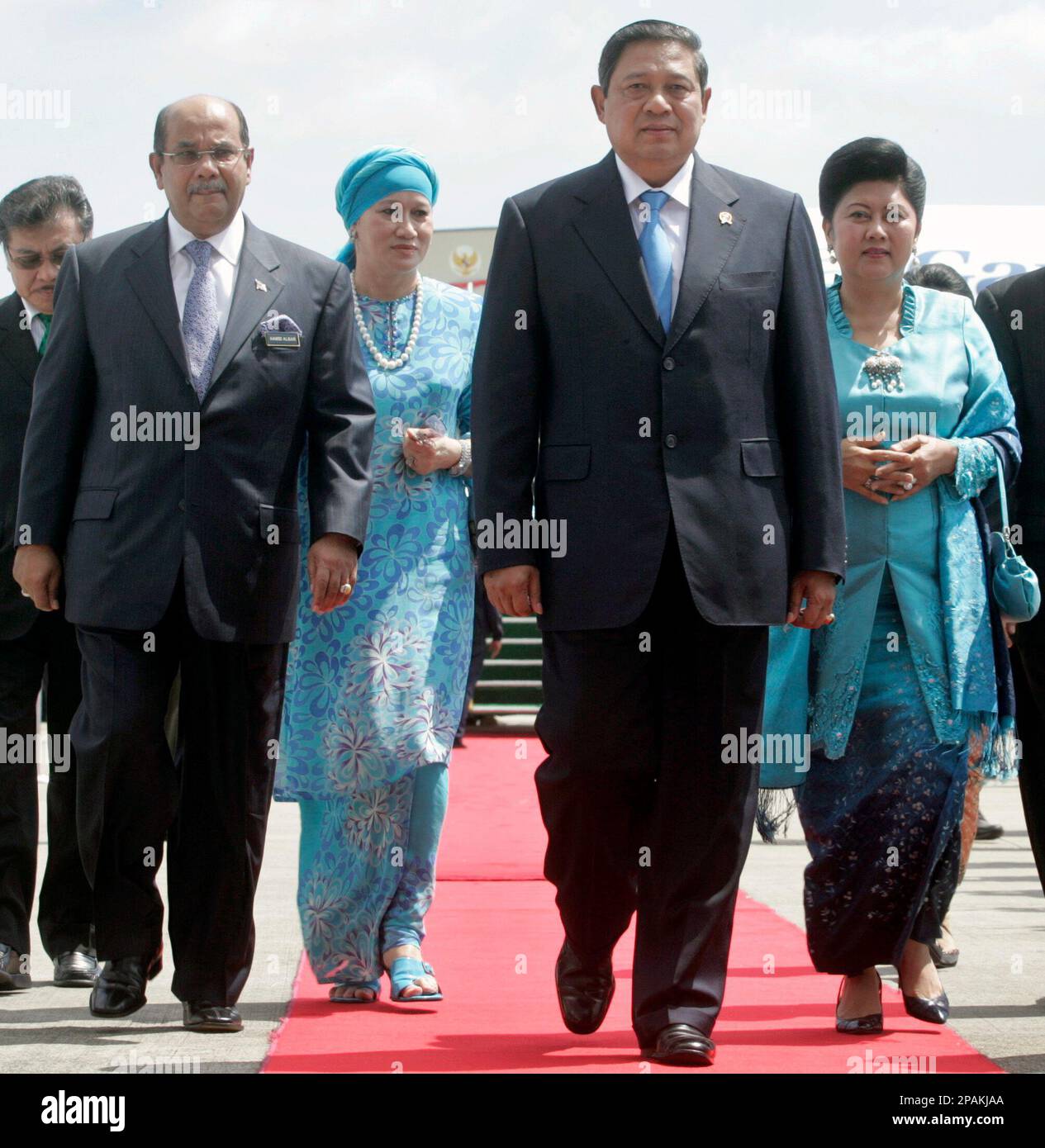 Indonesia's President Susilo Bambang Yudhoyono, second from right, and ...