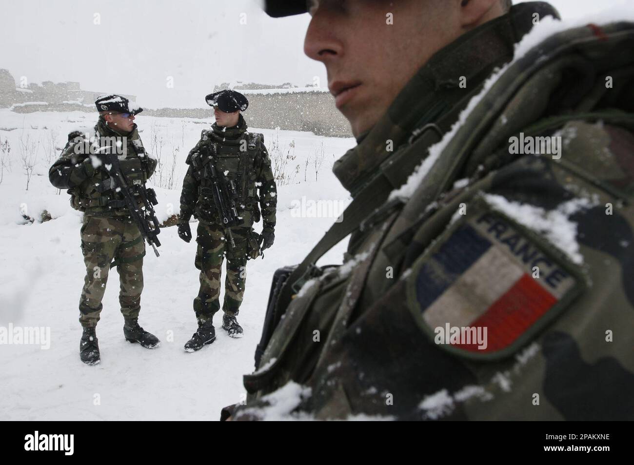 French soldiers with the International Security Assistance Force (ISAF ...