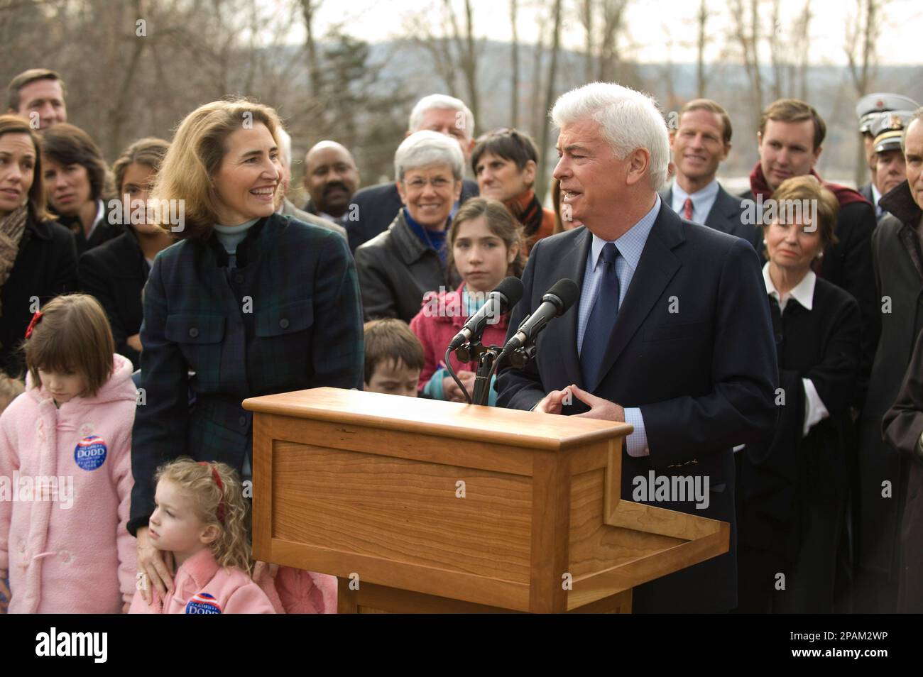 Sen. Christopher J. Dodd, D-Conn., thanks his family, friends, state ...