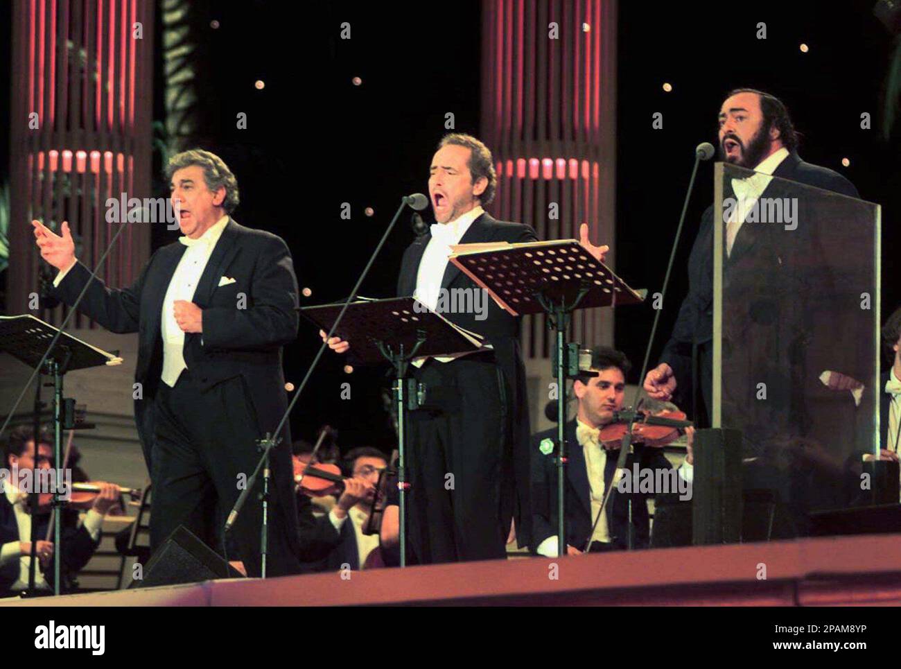 Placido Domingo, left, Jose Carreras and Luciano Pavarotti, right ...