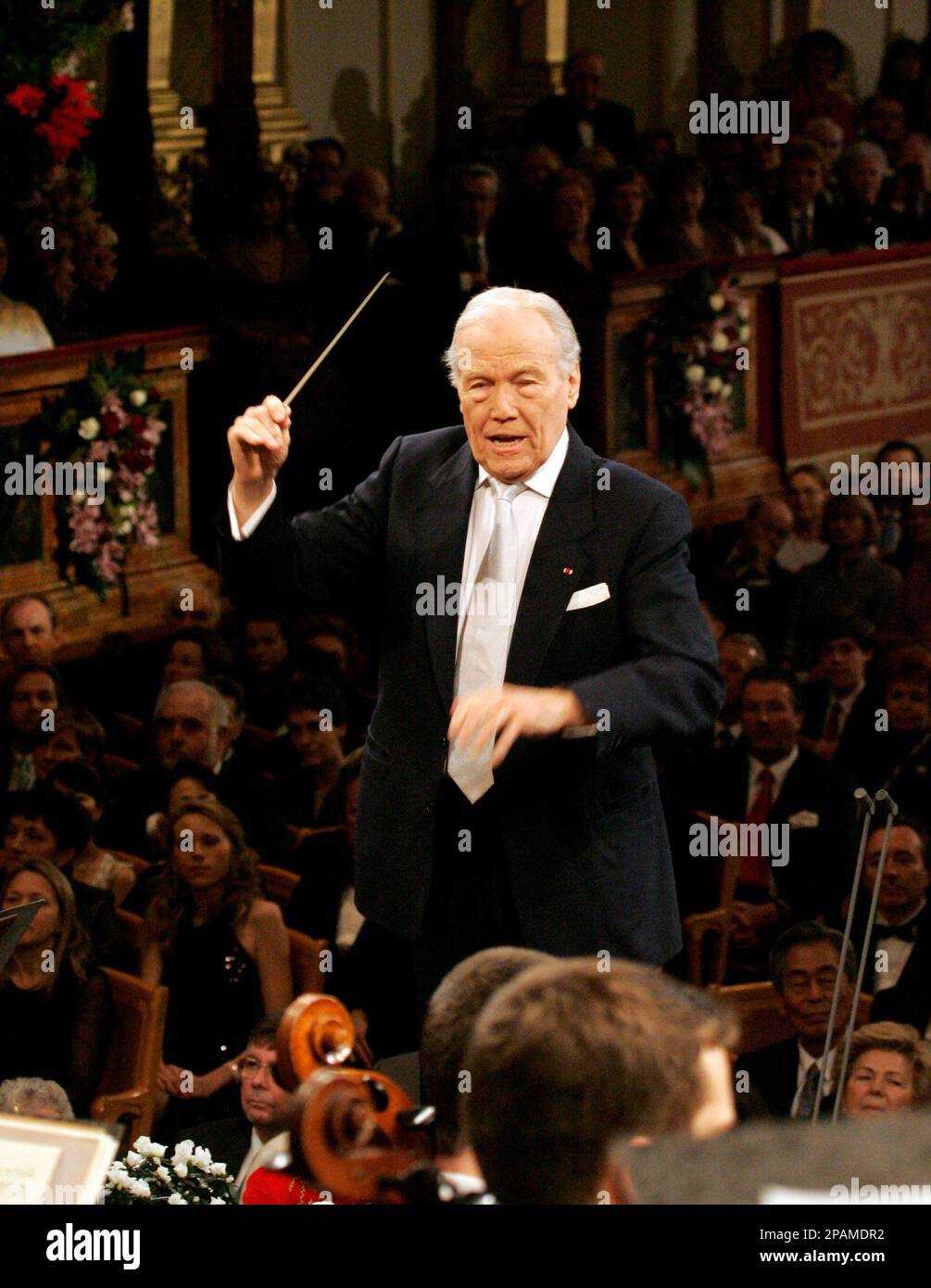 French Maestro Georges Pretre conducts the Vienna Philharmonic ...