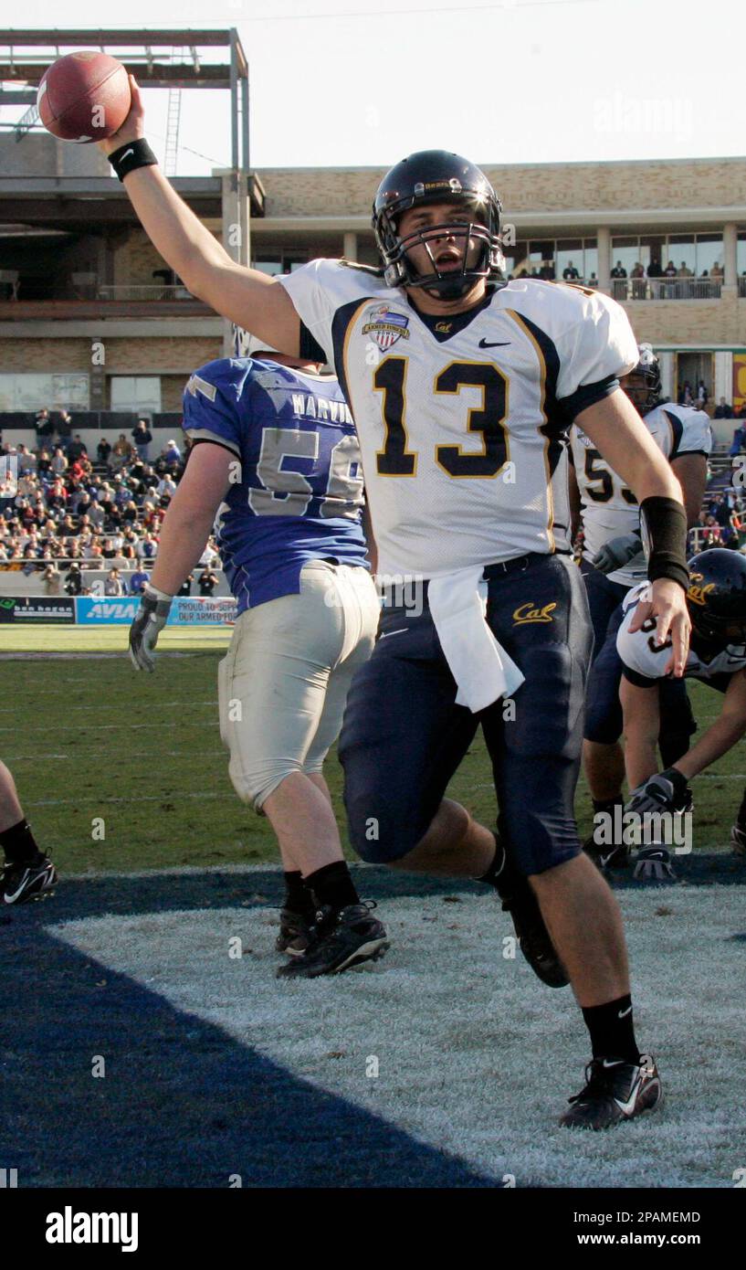 California quarterback Kevin Riley celebrates his fourth-quarter, 1 ...