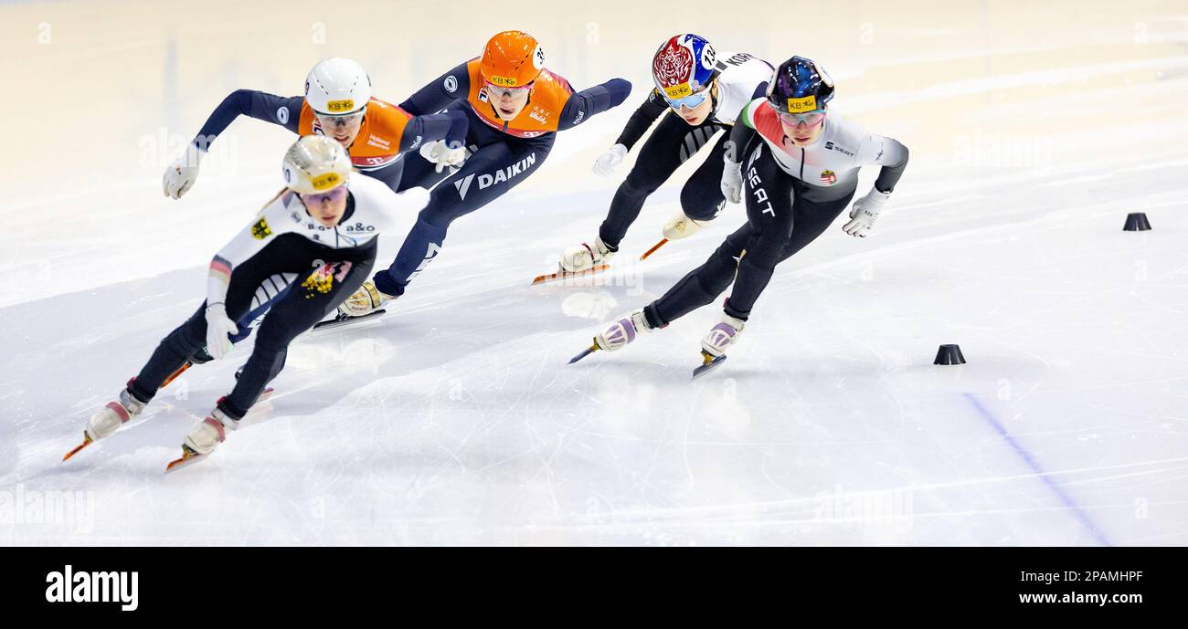 SEOUL - Suzanne Schulting (R) and Selma Poutsma (l) in action in the ...