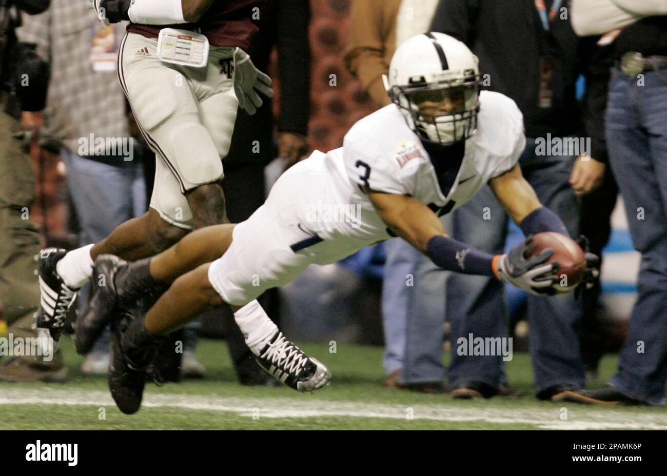 Penn State wide receiver Deon Butler (3) pulls in a 30-yard touchdown ...
