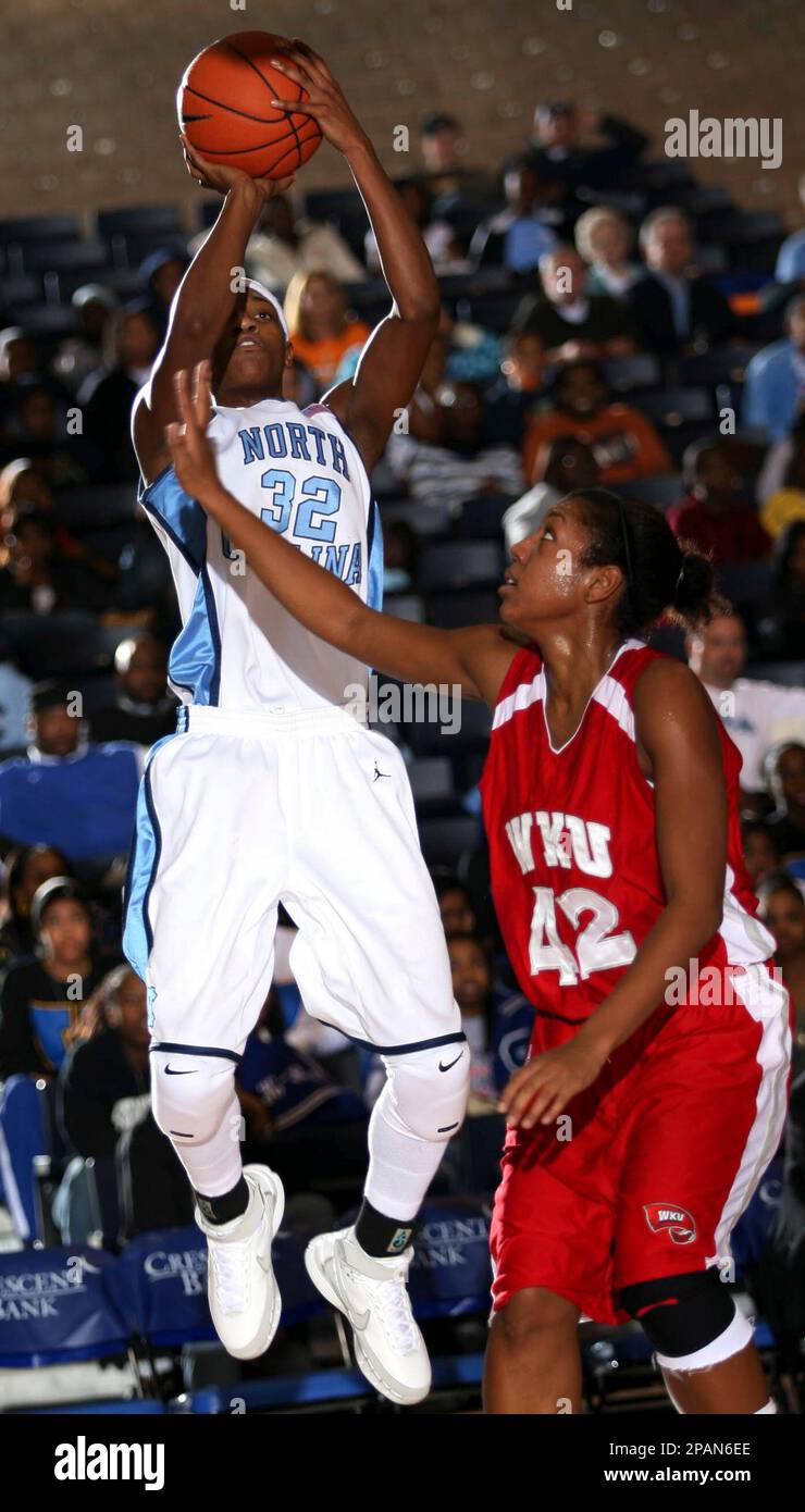 North Carolina forward Rashanda McCants (32) shoots over Western ...