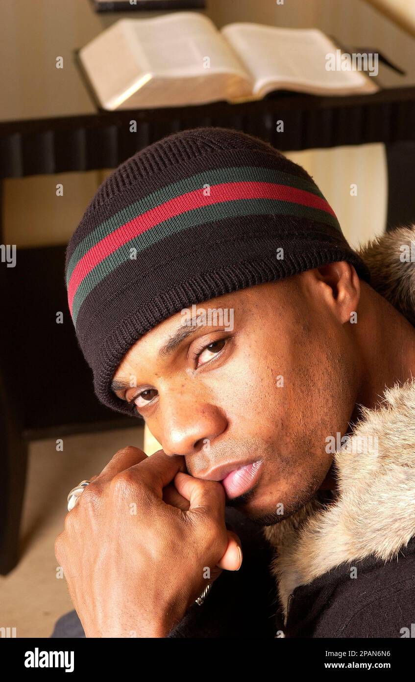 Singer Kirk Franklin is photographed in New York on Nov. 29, 2007. (AP ...