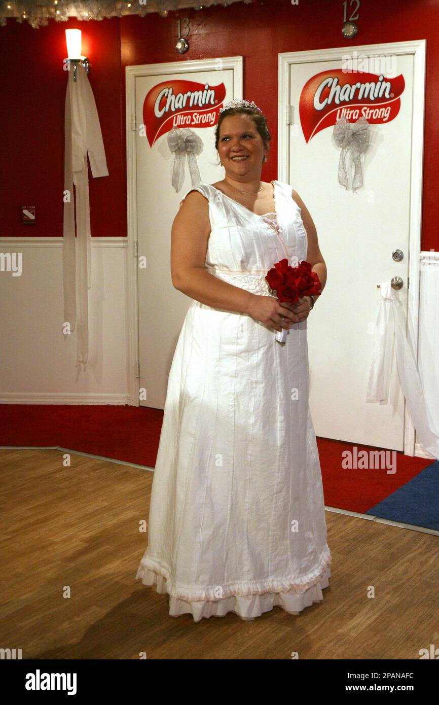 Jennifer Cannon, of Lexington, Ky., poses for a photo before her ...