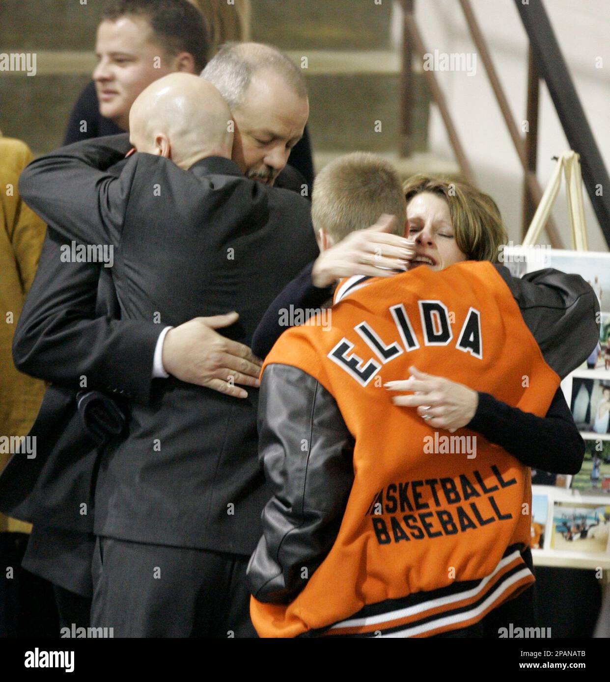 ** FILE ** In this March 7, 2007 file photo, Gary, in the background ...