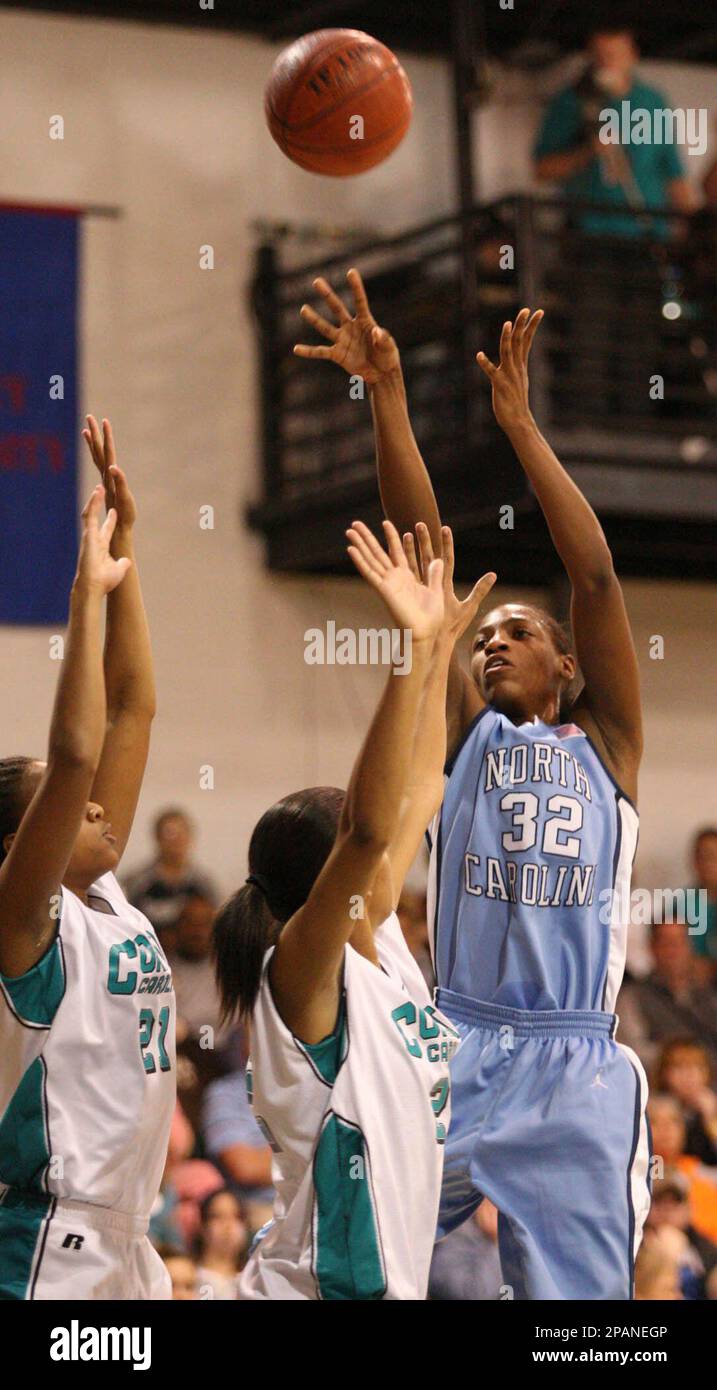 North Carolina forward Rashanda McCants (32) shoots a jump shot over a ...