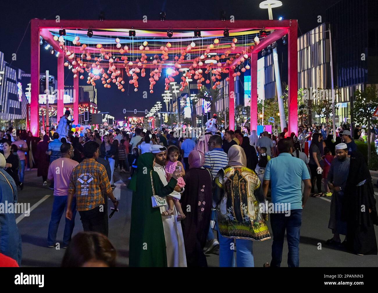 Darb lusail parade hi-res stock photography and images - Alamy