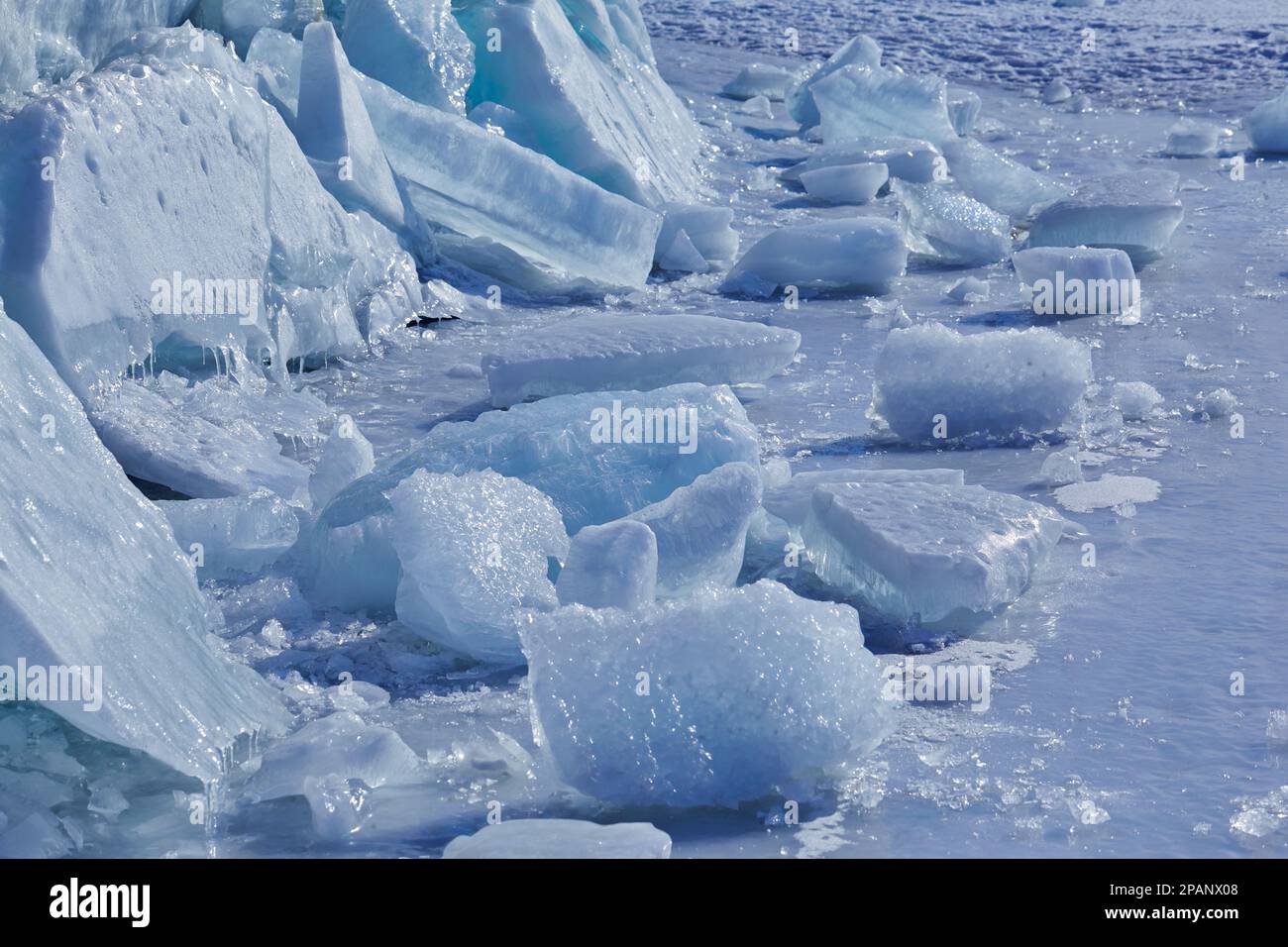 Winter ice landscape. Nanural winter background Stock Photo - Alamy