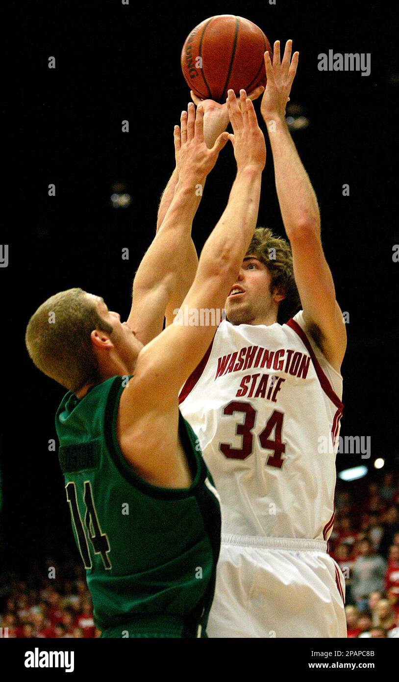 Washington State forward Robbie Cowgill shoots over Portland State ...