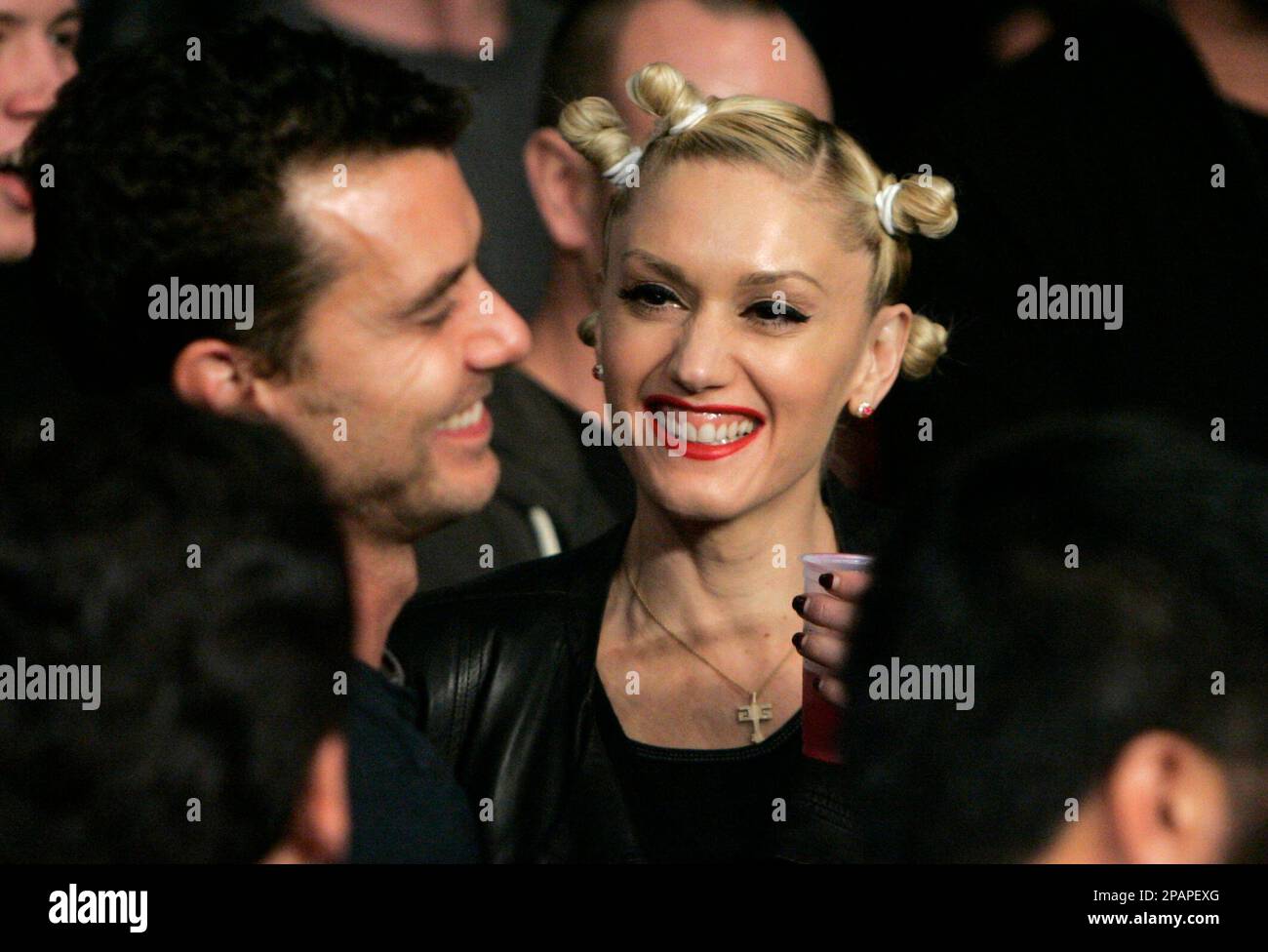 Singer Gwen Stefani smiles before the Floyd Mayweather Jr. versus Ricky ...
