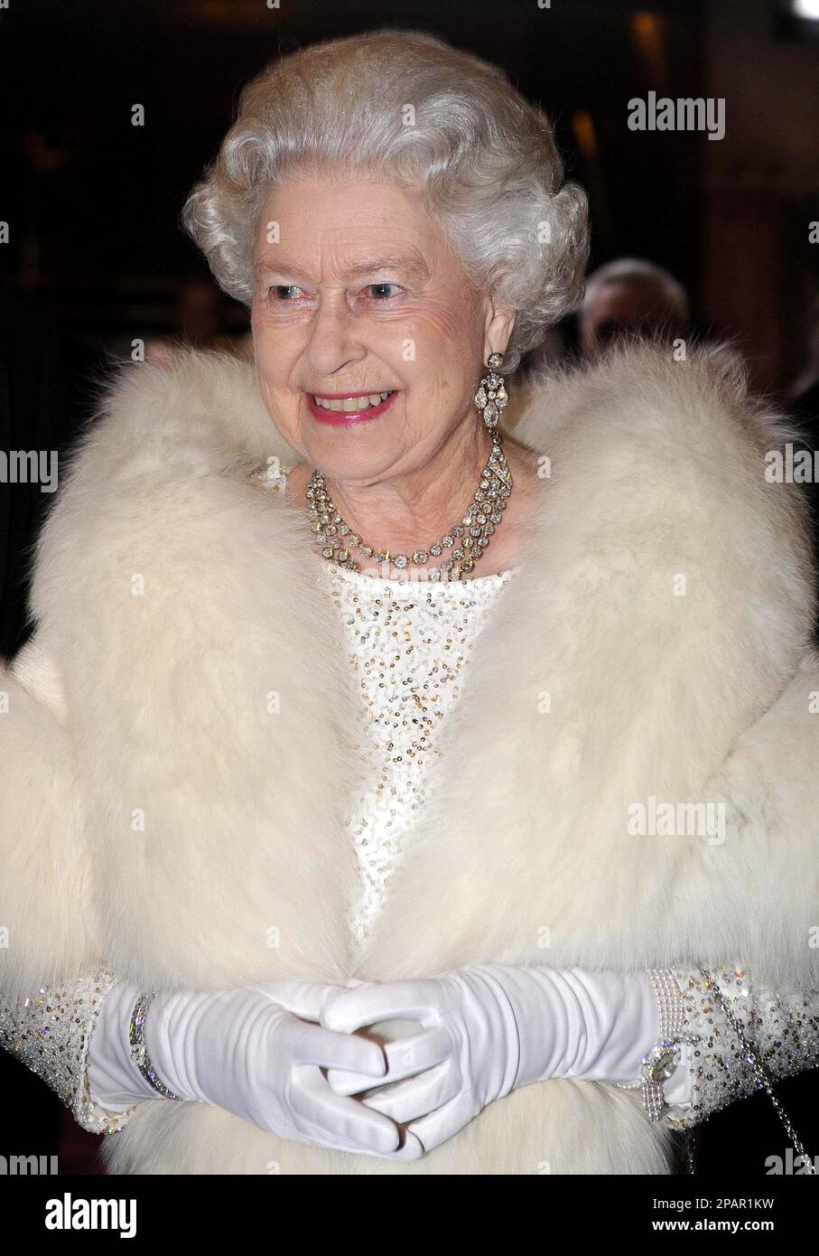 Britain's Queen Elizabeth II arrives for the 2007 Royal Variety ...
