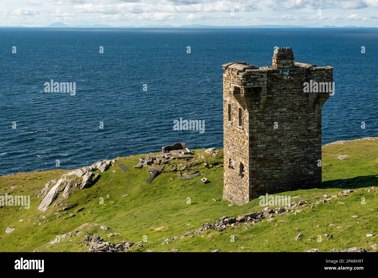 Carrigan Head signal tower overlooking the blue Atlantic ocean at ...