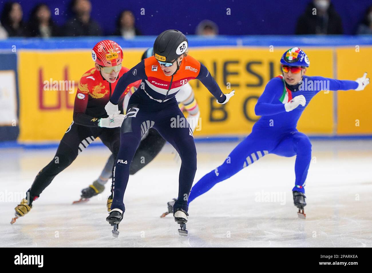 SEOUL, KOREA - MARCH 12: Jens van 't Wout of Netherlands competing on ...