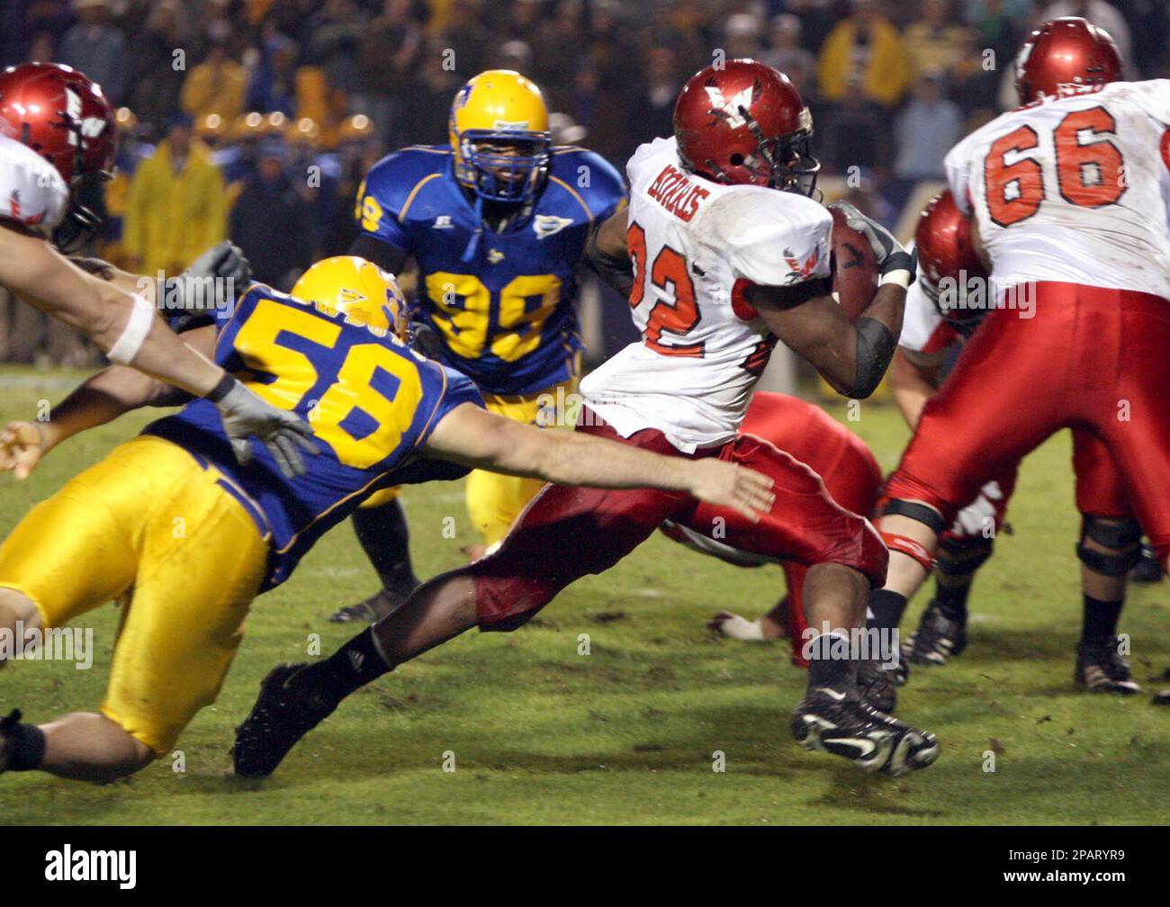 Eastern Washington running back Dale Morris (22) runs by the ...