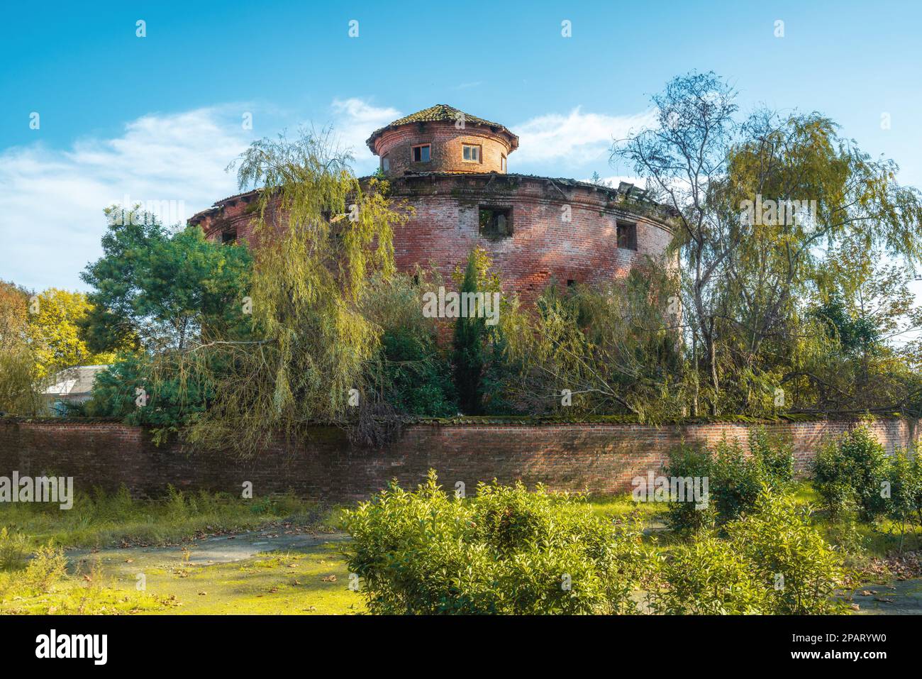 The old fortress of Zindan, then the prison where Joseph Stalin served ...