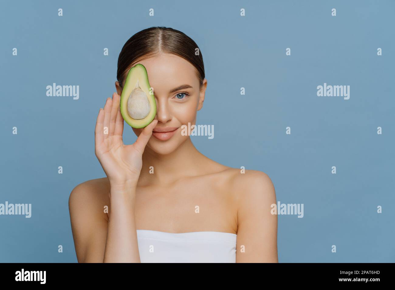 Avocado skin hi-res stock photography and images - Alamy