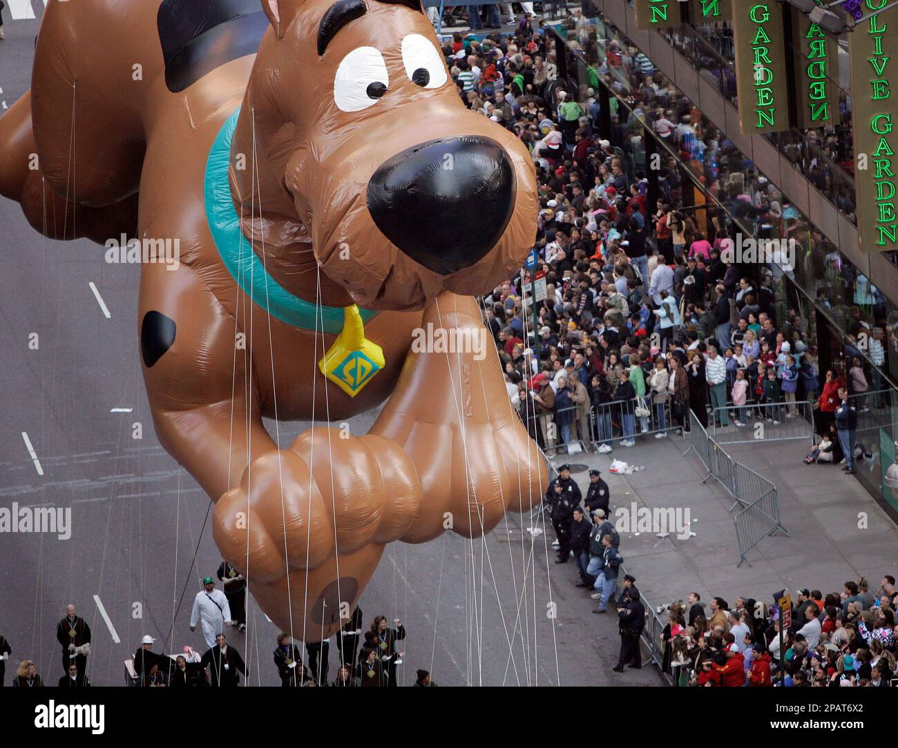 The Scooby Doo balloon floats down Broadway during the Macy's ...