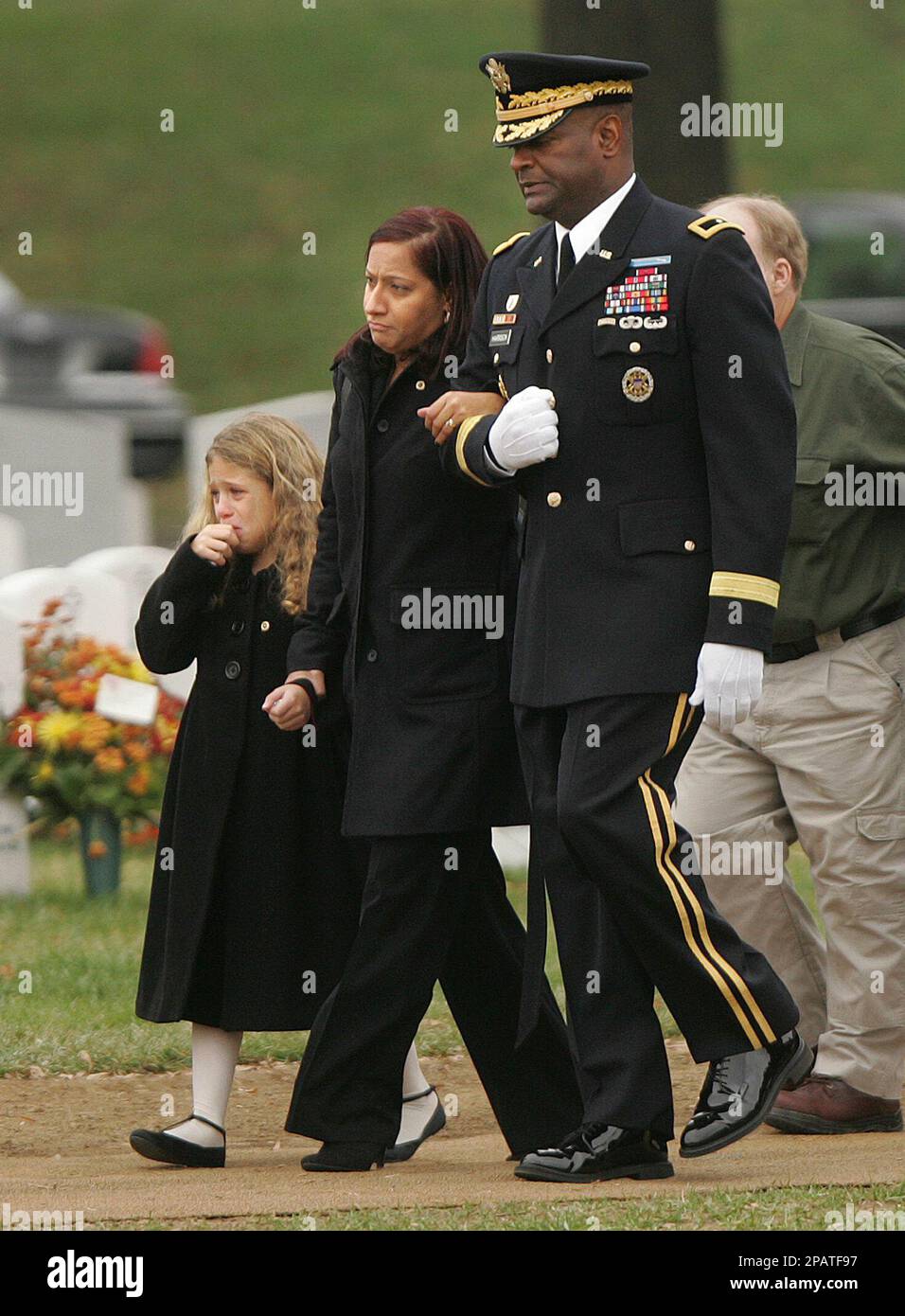 Vilma C. Linde, center, and her daughter, Victoria, 8, wife and ...
