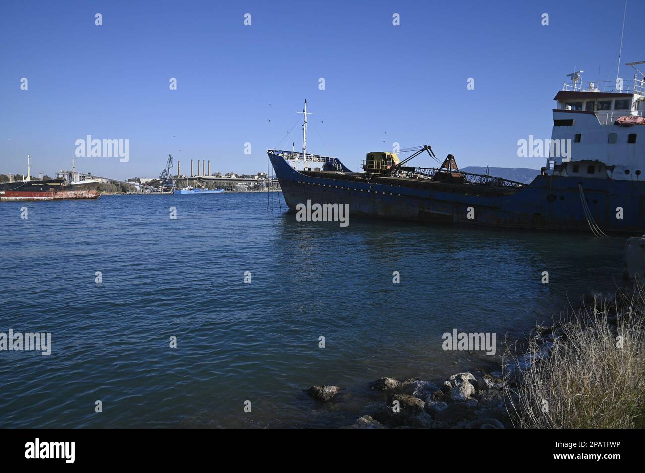 Bay of eleusis hi-res stock photography and images - Alamy