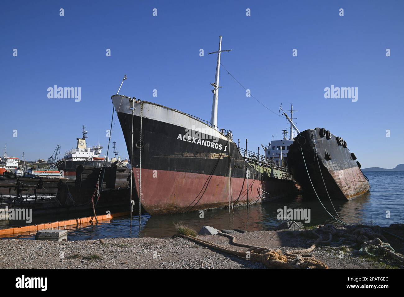 Bay of eleusis hi-res stock photography and images - Alamy