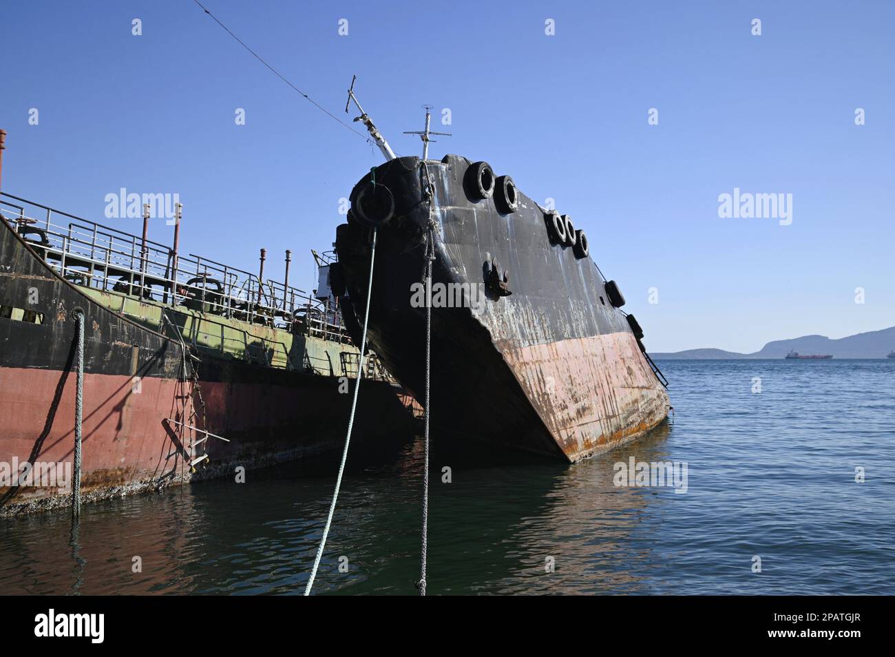 Bay of eleusis hi-res stock photography and images - Alamy