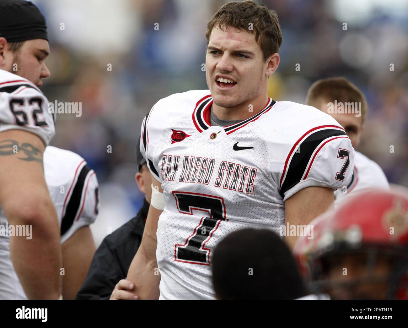 San Diego State quarterback Kevin O'Connell, right, confers with ...