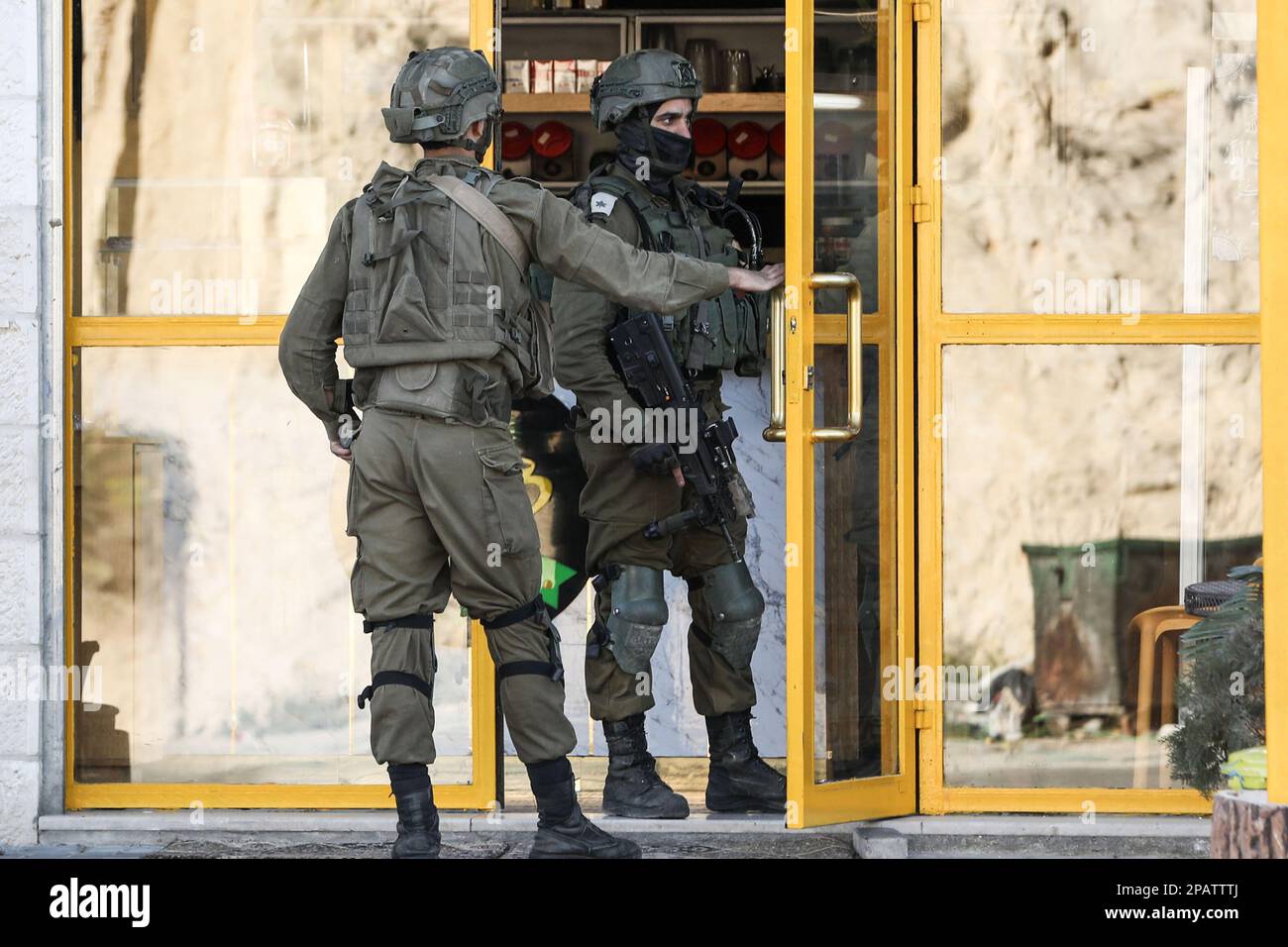 Fire exchange hi-res stock photography and images - Alamy