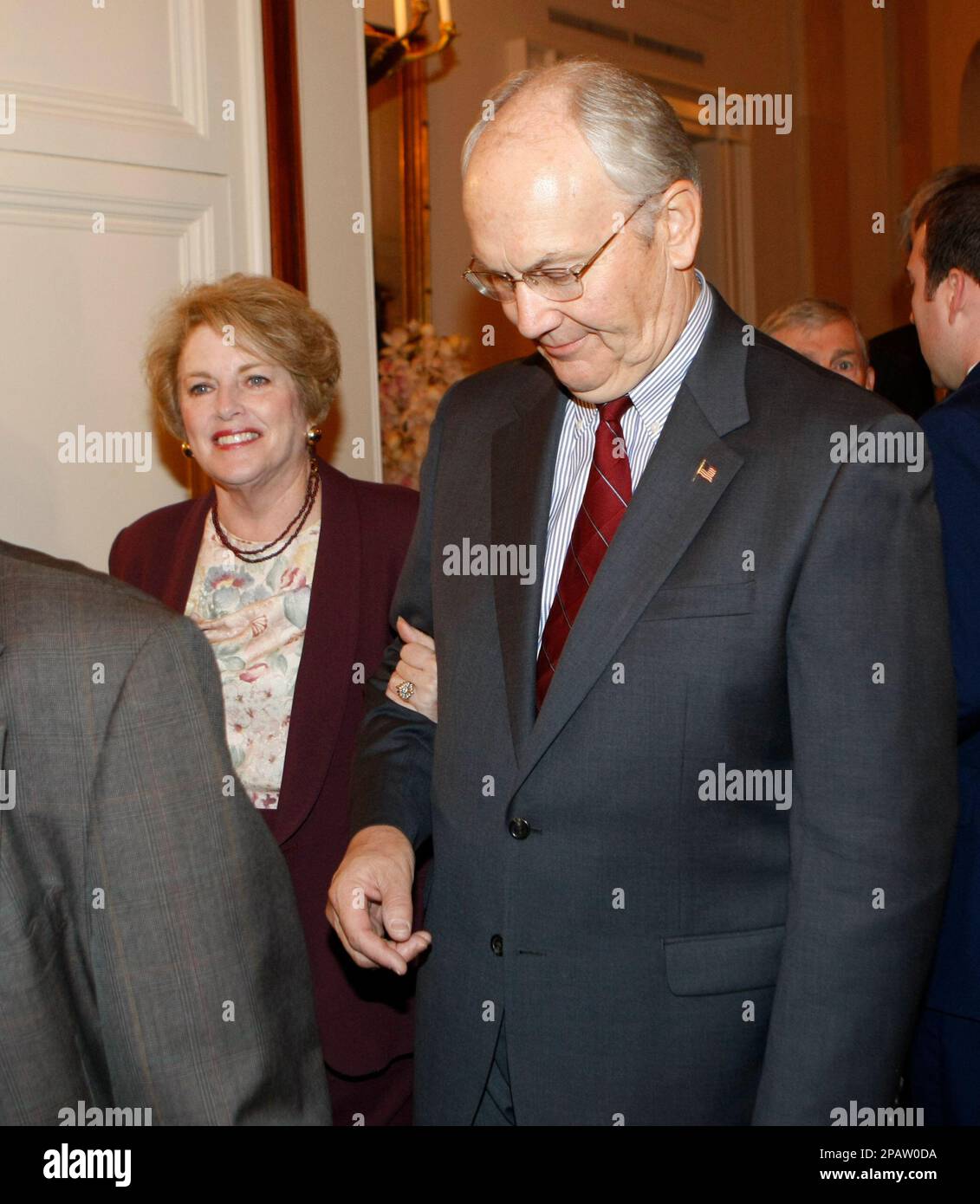 Sen. Larry Craig, R-Idaho, right, walks with his wife Suzanne as they ...