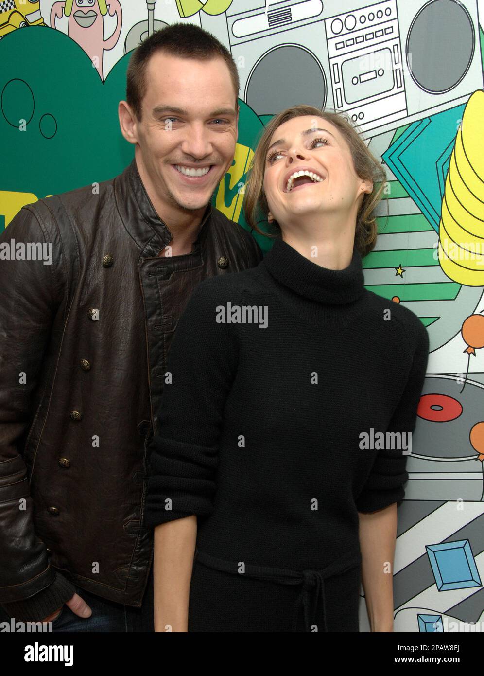 Jonathan Rhys Meyers And Keri Russell Actors From L To R, Keri