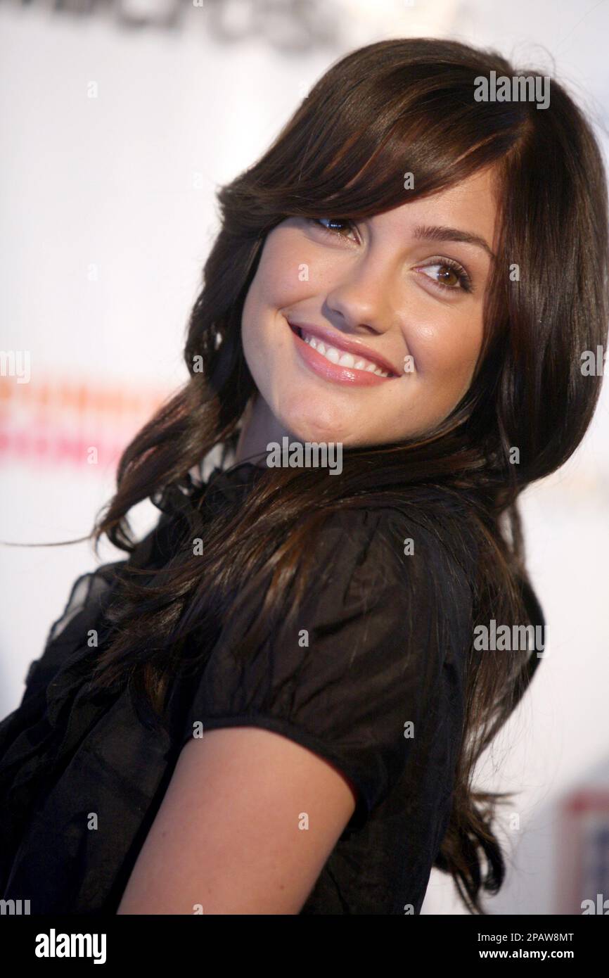 Actress Minka Kelly attends "A Salute to Our Troops" awards luncheon ...