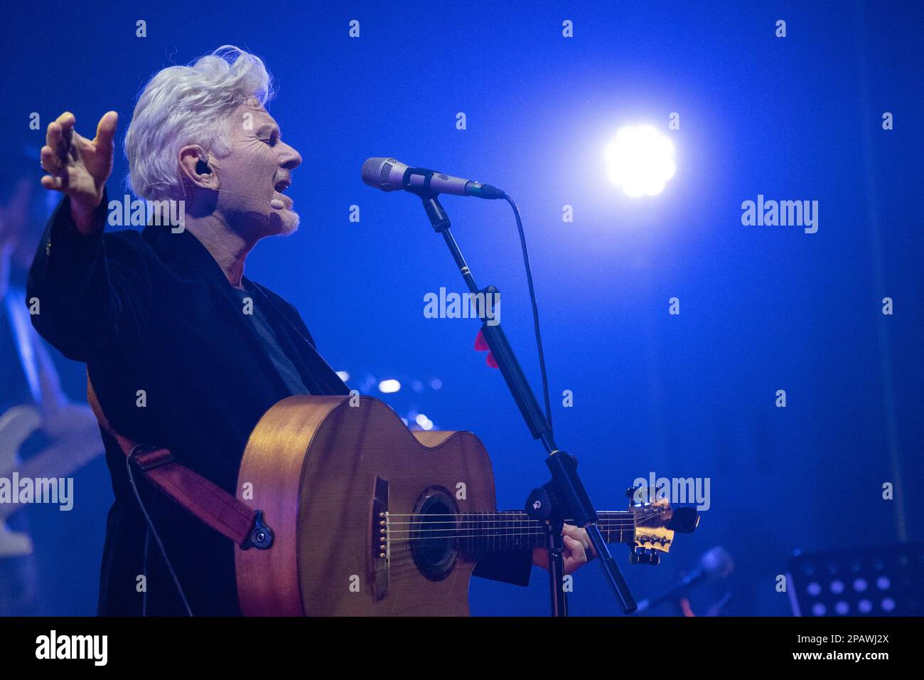 Ron italian singer hi-res stock photography and images - Alamy